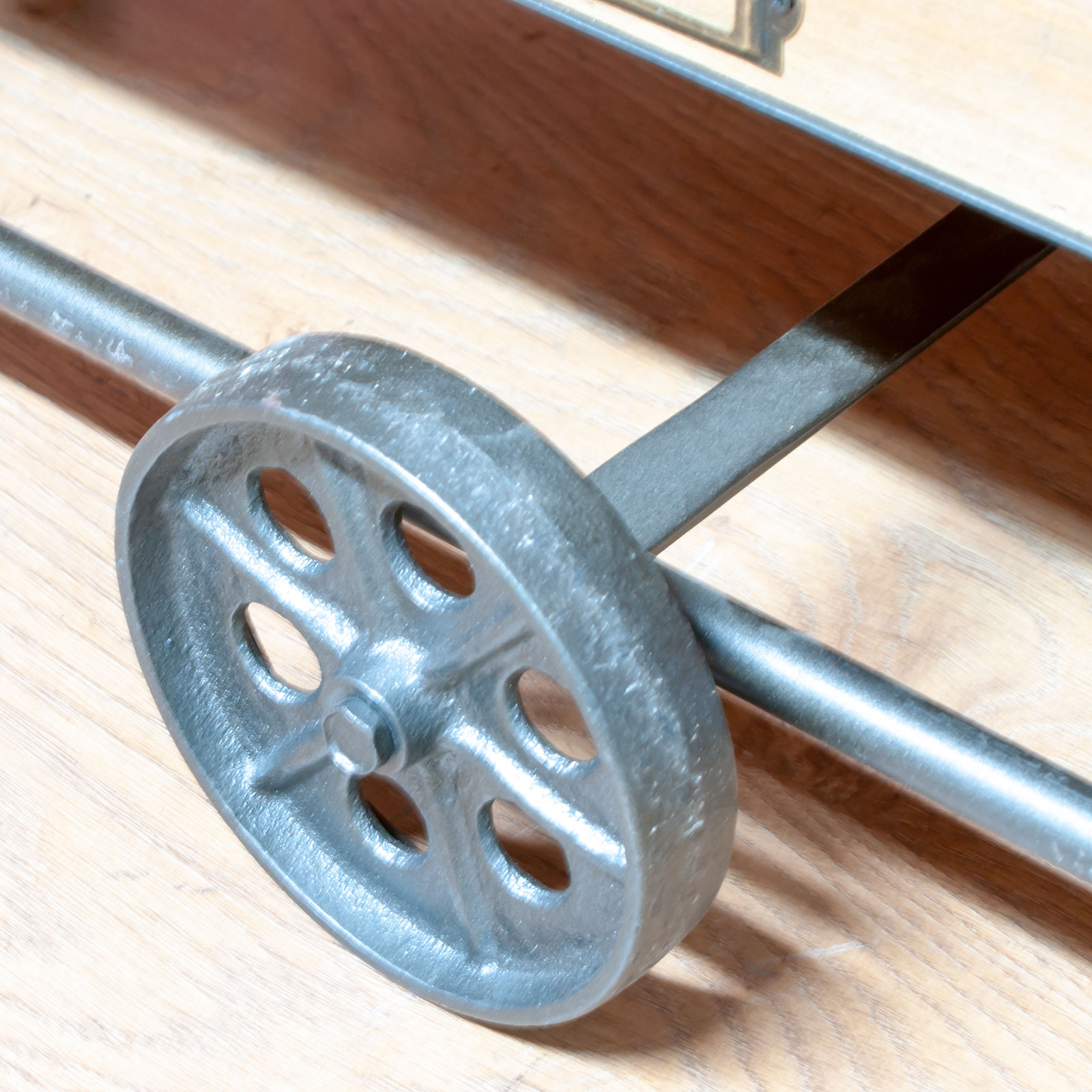 Shelving Display - Industrial Style 4 Shelf Unit with Wheels (DI20)