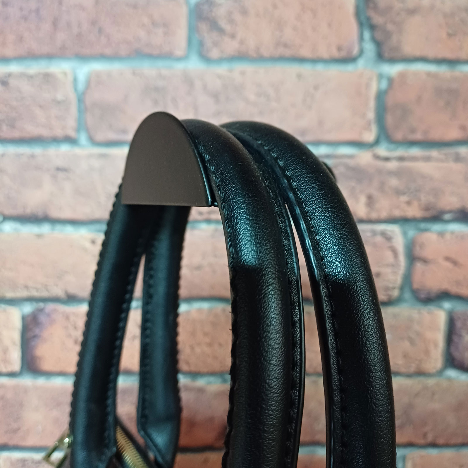 Handbag Display - Adjustable Height - Black Bag Holder with Strap ...