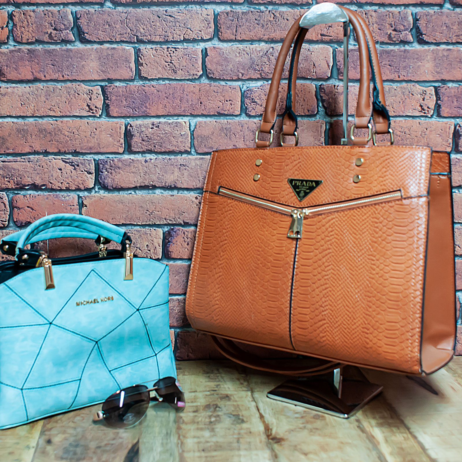 Handbag Display - Adjustable Height - Chrome Bag Holder with Strap ...