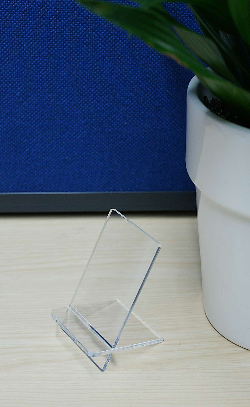 Acrylic Mobile Phone Holder Display in Clear (DS1)
